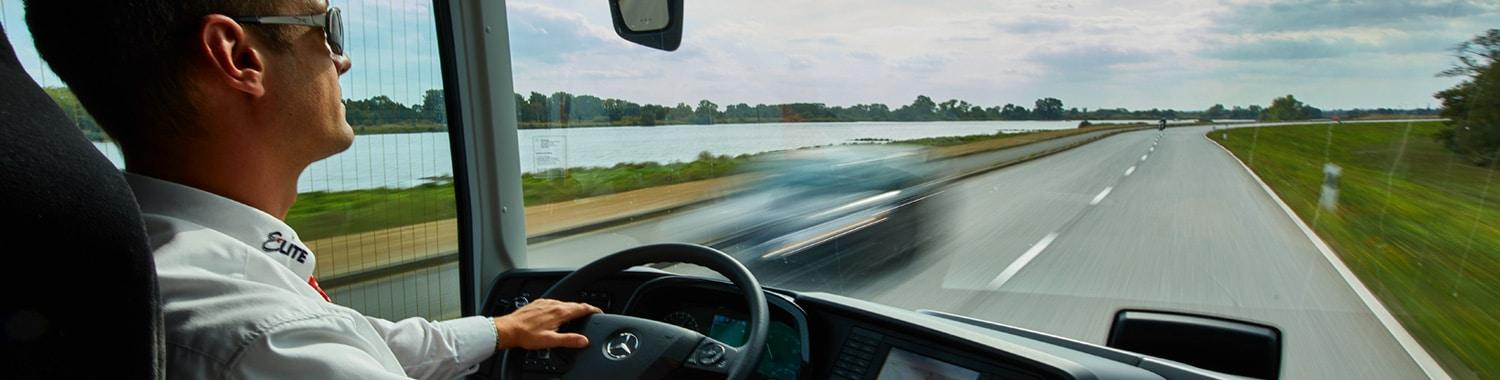Günstig einen Bus mit Fahrer mieten | EliteBus Hamburg